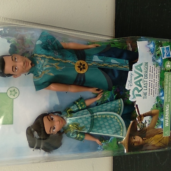 Disney | Toys | Nib Exclusive Disney Chief Benja Figure With Young Raya ...